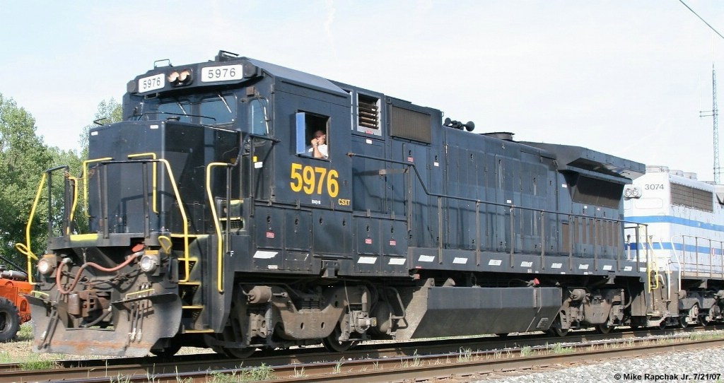 CSX B40-8 5976 Roster Shot